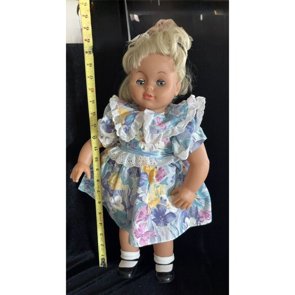 Lissi | Toys | Collectible World Wide Lissi Doll 8 Blonde Hair Blue ...
